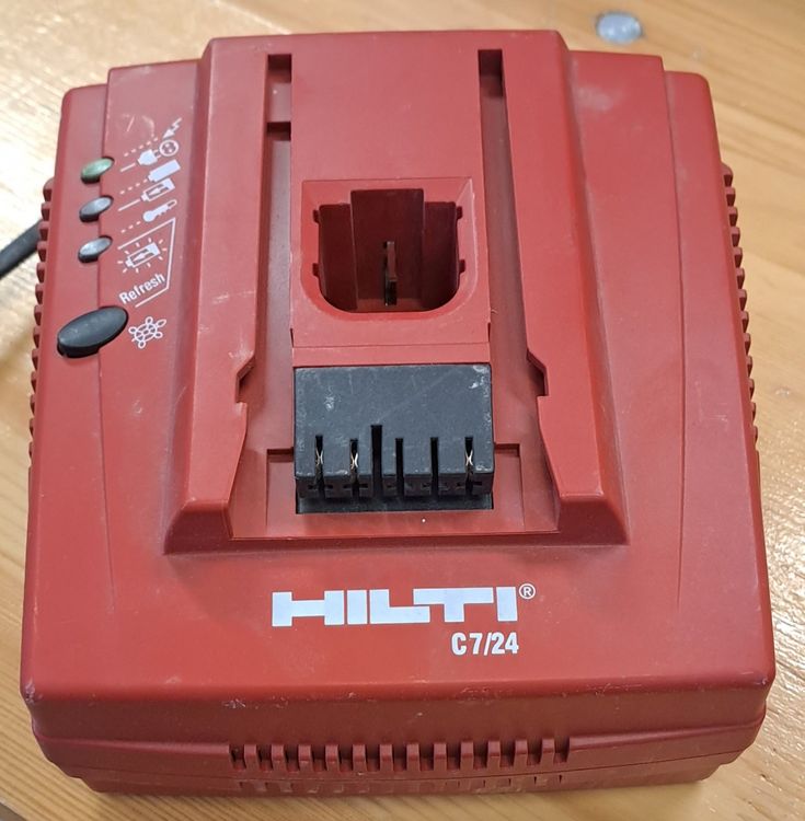 Hilti Ladegerät C7/24 (2315493) (Gebraucht) in Wangen SZ für CHF 32 – mit Lieferung auf Ricardo ...