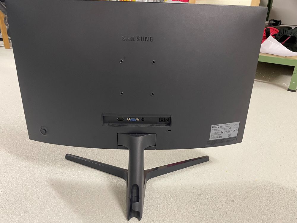 Samsung HDMI 27 inch Color display curved monitor (Gebraucht) in ...