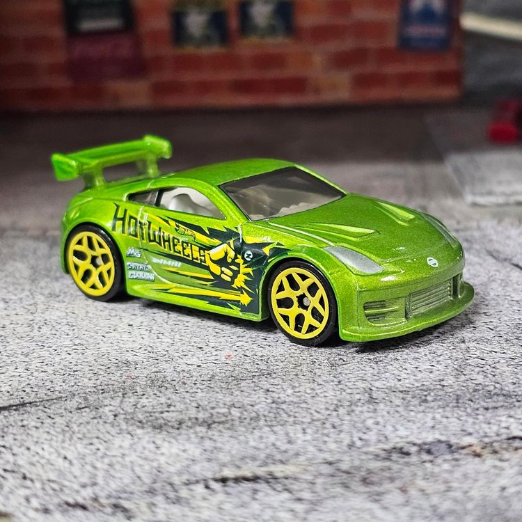 Hot wheels Nissan 350z (Gebraucht) in rolle für CHF 3 – mit Lieferung ...