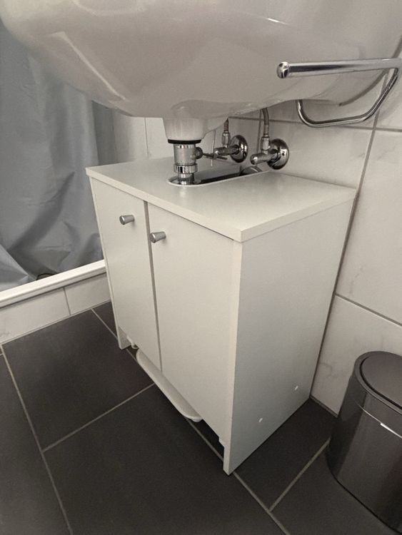 Lavabo Unterschrank (Gebraucht) in Siebnen für CHF 1 – nur Abholung auf Ricardo kaufen