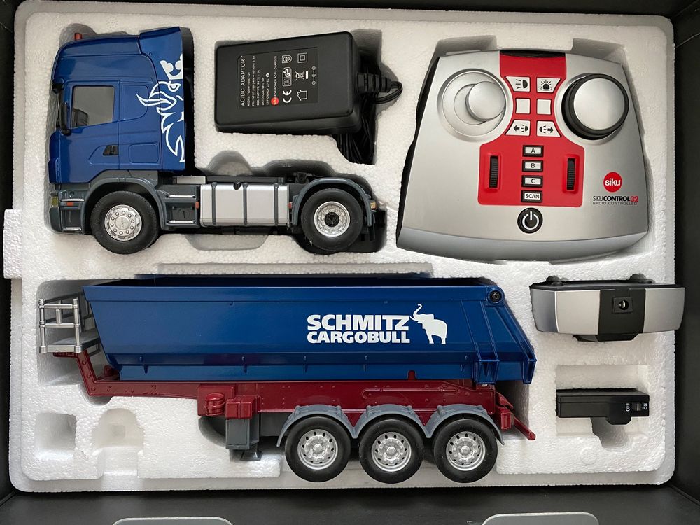 Siku Control 32 Scania mit 2 Sattelauflieger (Gebraucht) in Gansingen für CHF 200 – nur Abholung ...