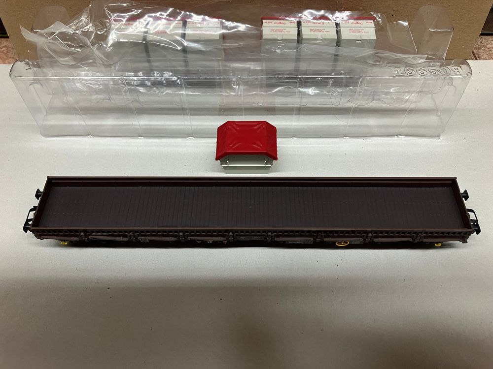 Märklin 47029-01 Niederbordwagen Rens der AAE, mit Ladung H0 (Neu ...