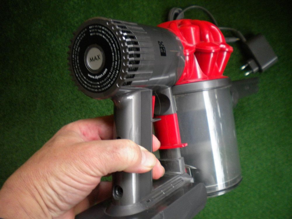 Dyson DC-62 Staubsauger frisch getestet | Kaufen auf Ricardo