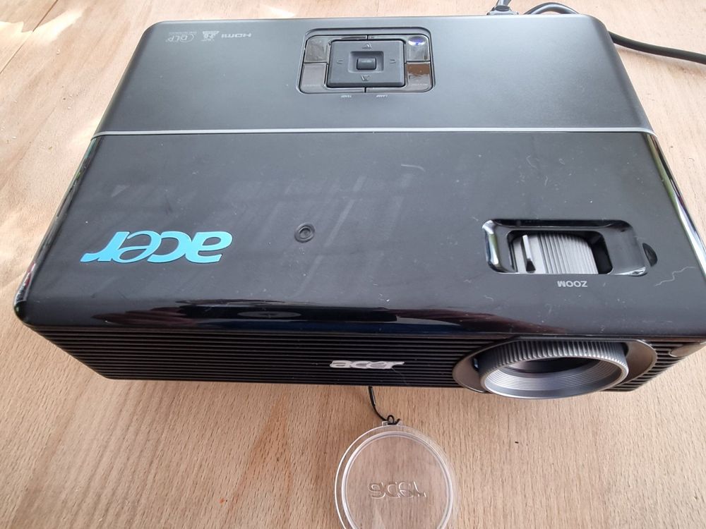 Beamer Projektor ACER P1203 mit Tragtasche | Kaufen auf Ricardo