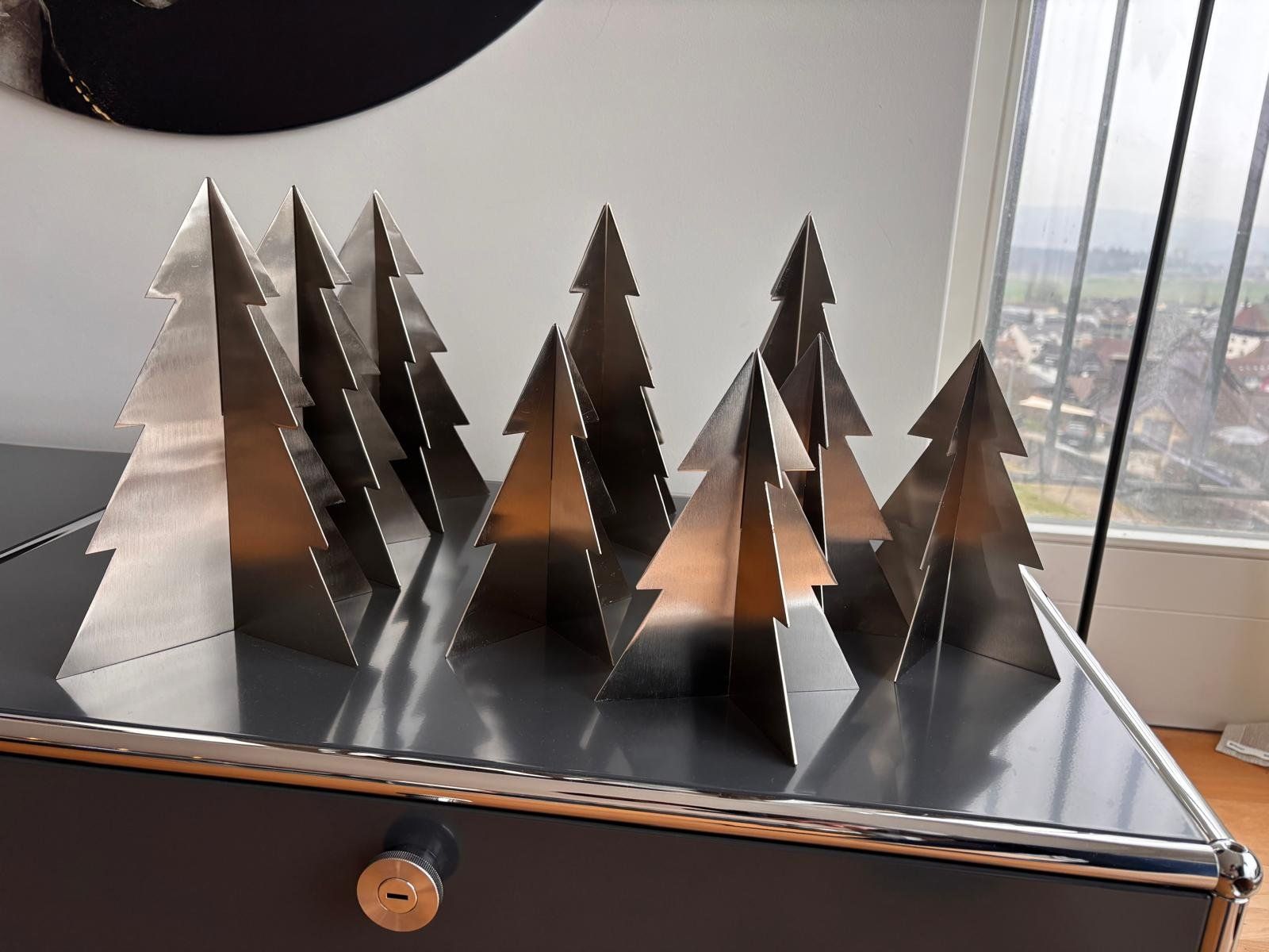 Weihnachtsdeko Weihnachtsbäume (5 grosse und 4 kleine) (Gebraucht) in ...