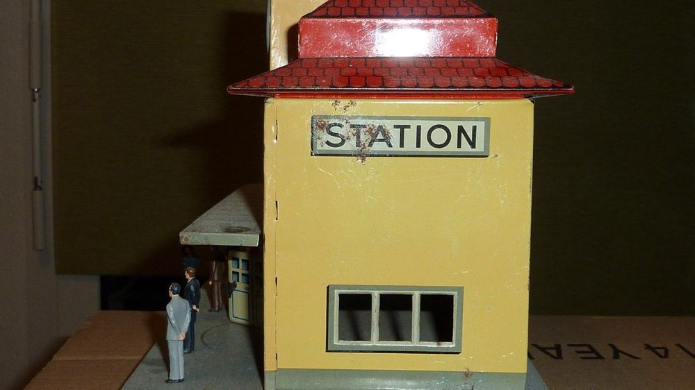SPUR 0 BAHNHOF STATION AUS BLECH | Kaufen auf Ricardo