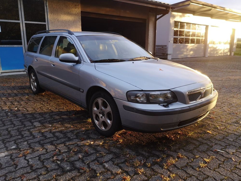 Volvo V70 2.0T Kombi Automat B03 180PS | Kaufen auf Ricardo