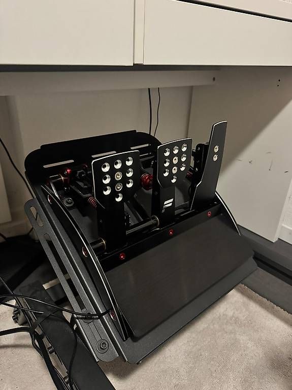 High-End Fanatec Sim Racing Setup PC/Playstation (Gebraucht) in Wald ZH ...