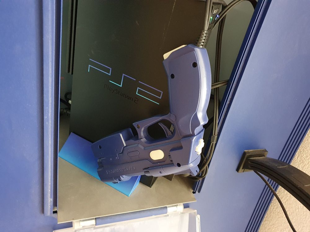 PS2 - Demo Kiosk/Cabinet/Stand mit OPL und Lightguns (Gebraucht) in für ...