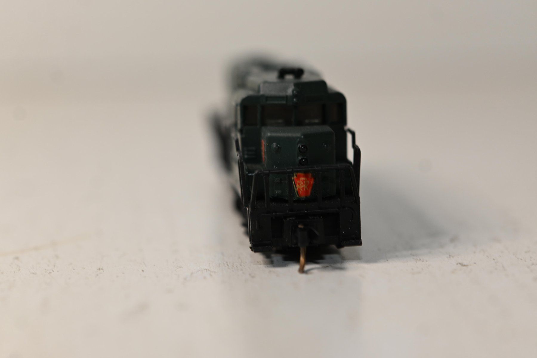 GP 30 Diesellok Atlas Spur N mit OVP , läuft nicht (Defekt) in Laupen ...