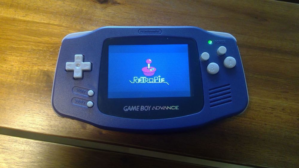 Game Boy Advance mit RetroPie Emulation | Kaufen auf Ricardo