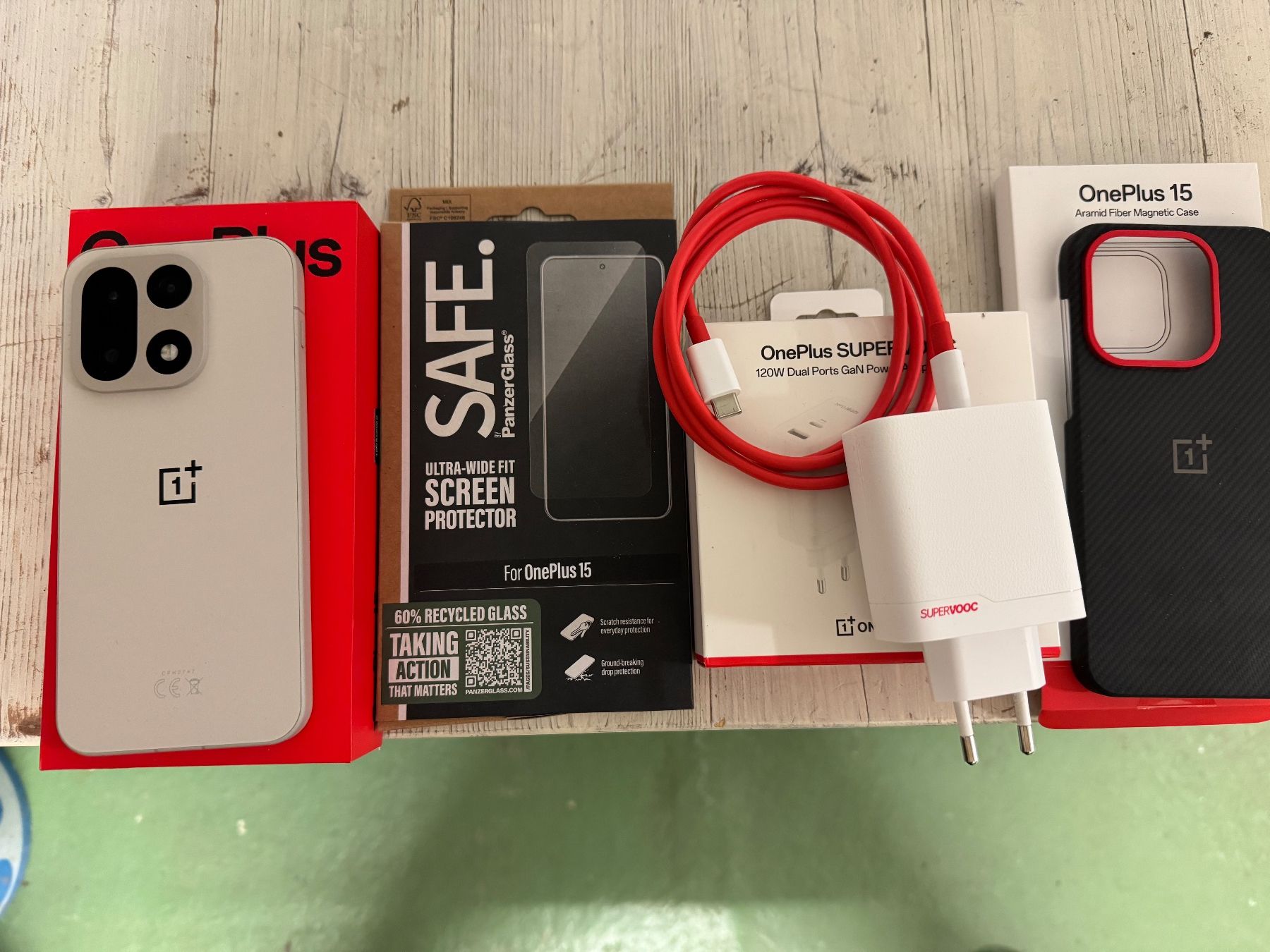 OnePlus 15 Smartphone, inkl. Ladekabel & Hülle, top! (Gebraucht) in ...