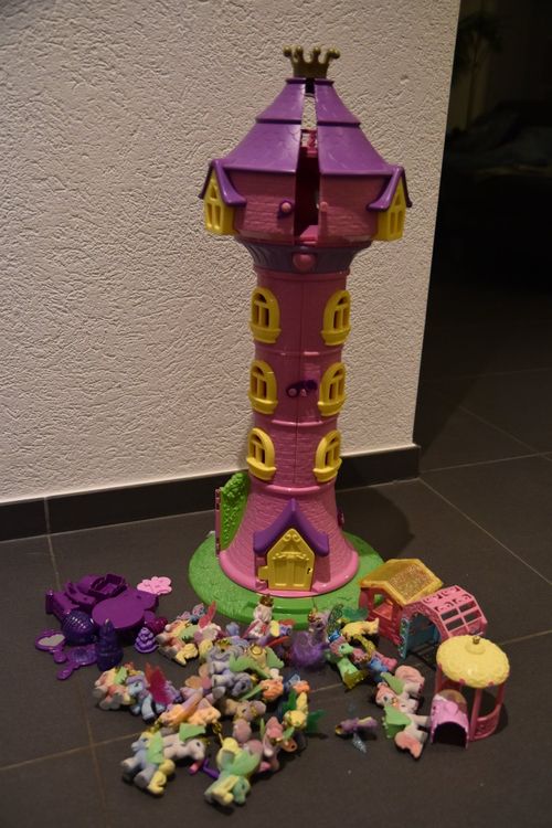 Filly Spielturm mit 29 Filly Figuren | Kaufen auf Ricardo