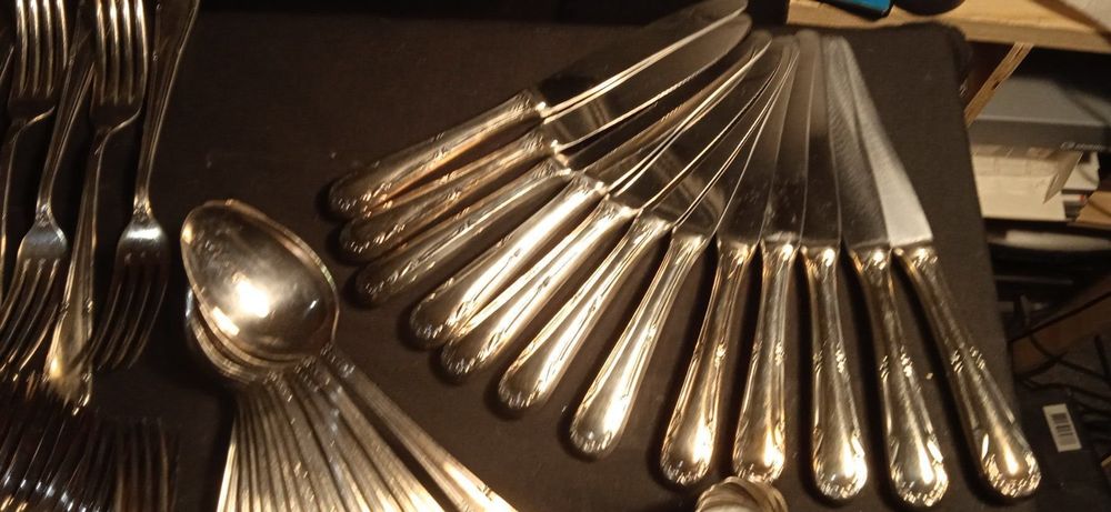 Silberbesteck 72 teilig Sola (Gebraucht) in Zénauva für CHF 200 – mit Lieferung auf Ricardo kaufen