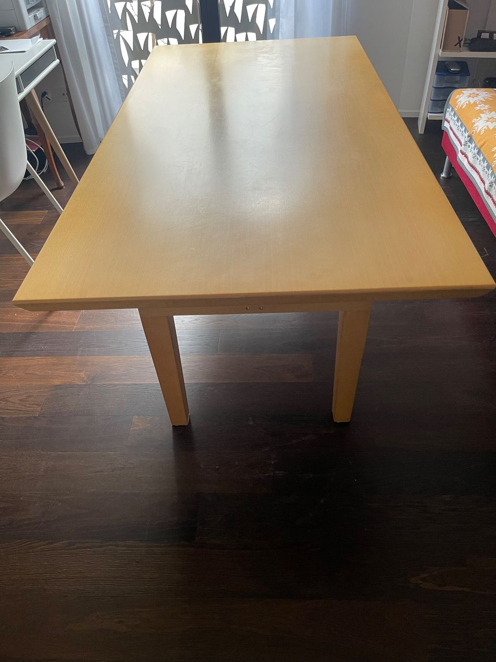 Massiver Esstisch aus Holz, ideal für die ganze Familie! (Gebraucht) in ...