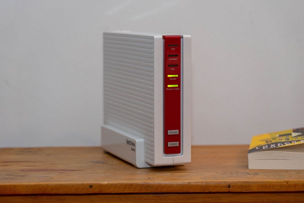 Kabelmodem / WLAN-Repeater von FritzBox mit Garantie (Neu (gemäss ...