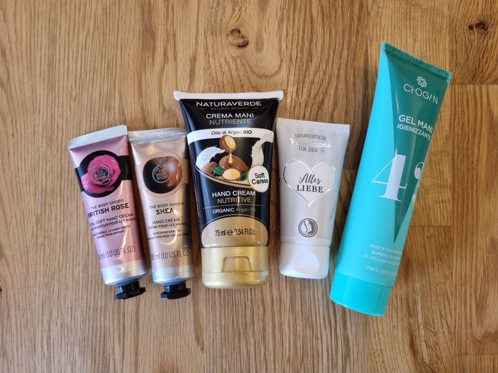 4 Handcrèmes + 1 Sanitizer | Kaufen auf Ricardo