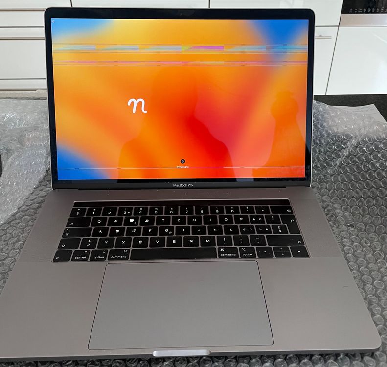 mac book pro, 15'', 2018 | Kaufen auf Ricardo