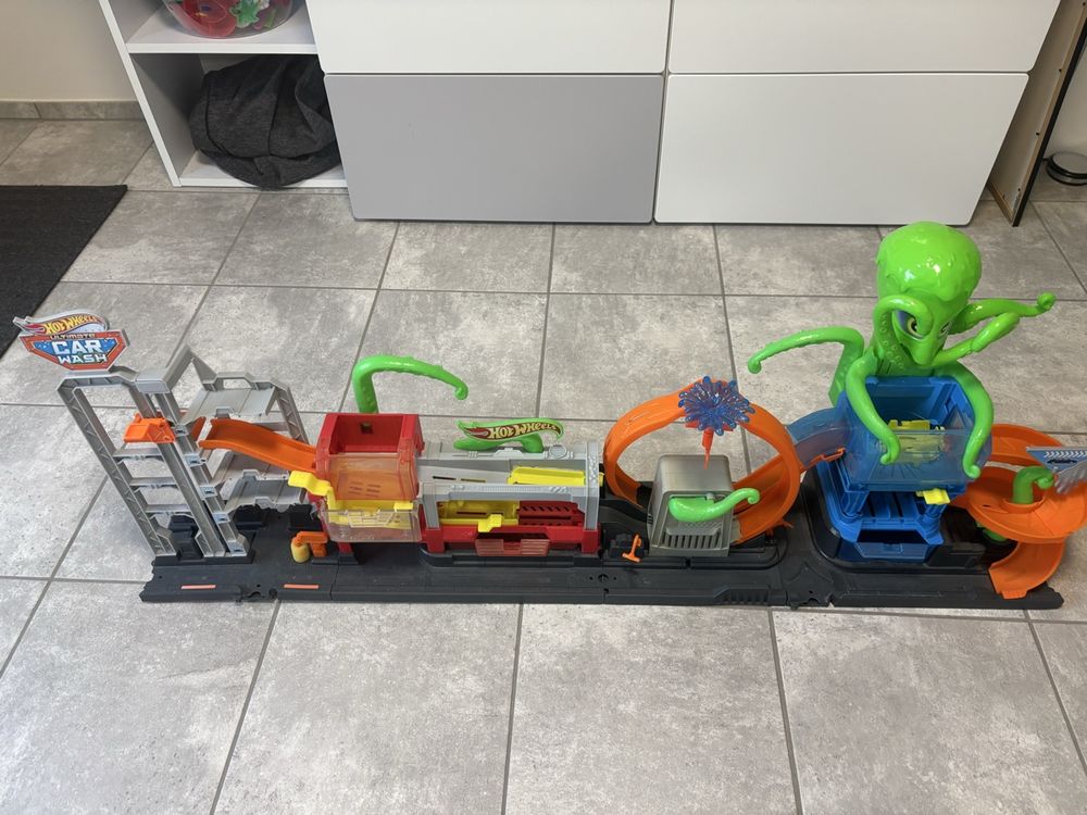 Hot Wheels City Color Reveal Ultimative Auto-Waschanlage (Gebraucht) in ...