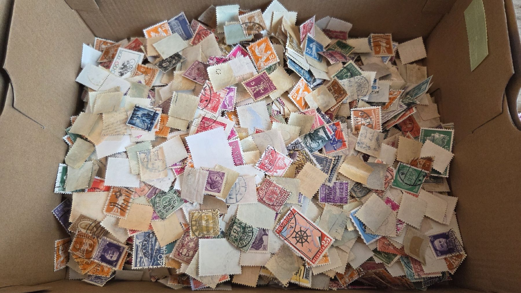 580 Gramm Schachtel Sammelsurium ganze Welt viele Perfins (Gebraucht ...