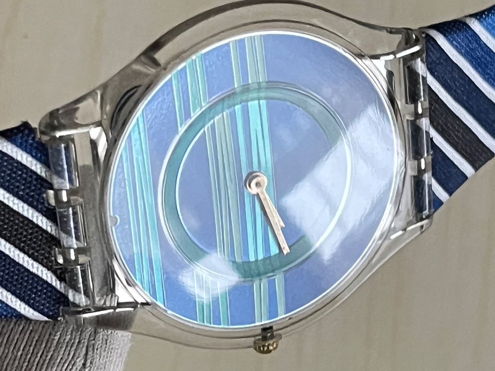 Vintage Skin Swatch Uhr, gestreiftes Design, Top Zustand! (Gebraucht ...