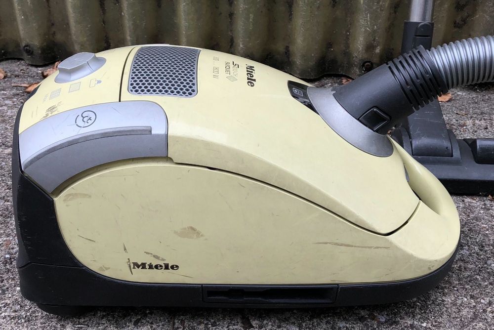 Miele Staubsauger S4210-CH Parquet | Kaufen auf Ricardo