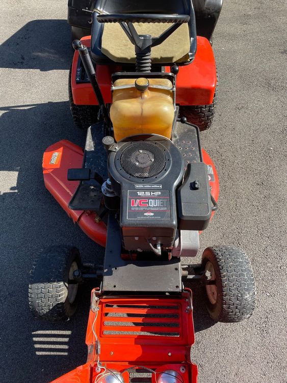 Rasentraktor Ariens mit Mähwerk, Schneeschild, Auffangkorb (Gebraucht) in Bichelsee für CHF 1500 ...