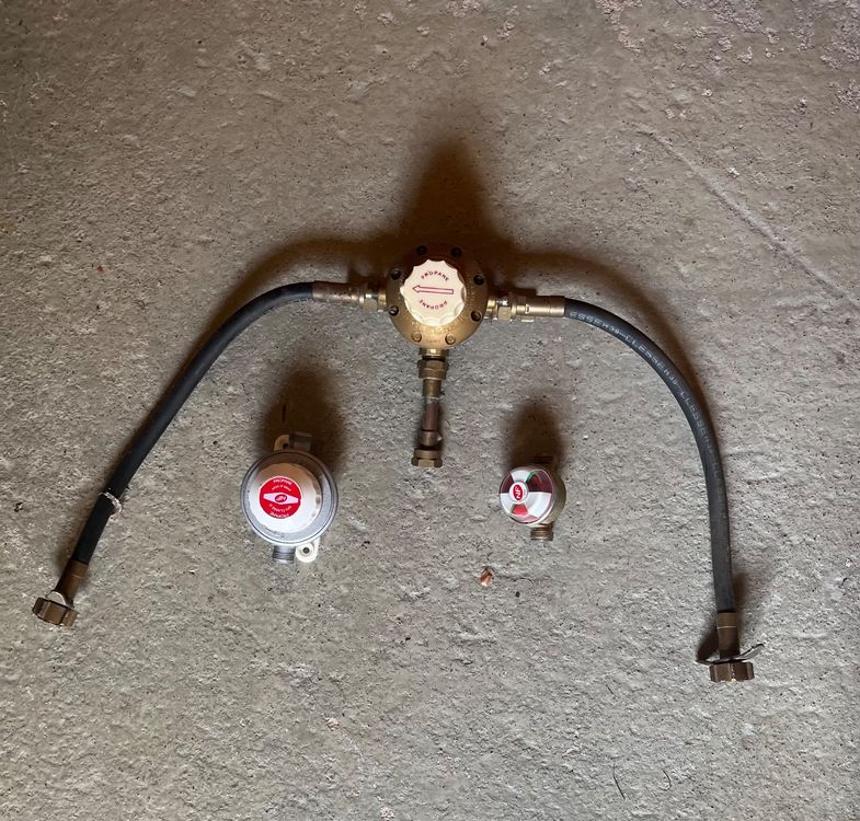 Zweiflaschen-Umschaltanlage (Gebraucht) in Weisslingen für CHF 25 – mit Lieferung auf Ricardo kaufen