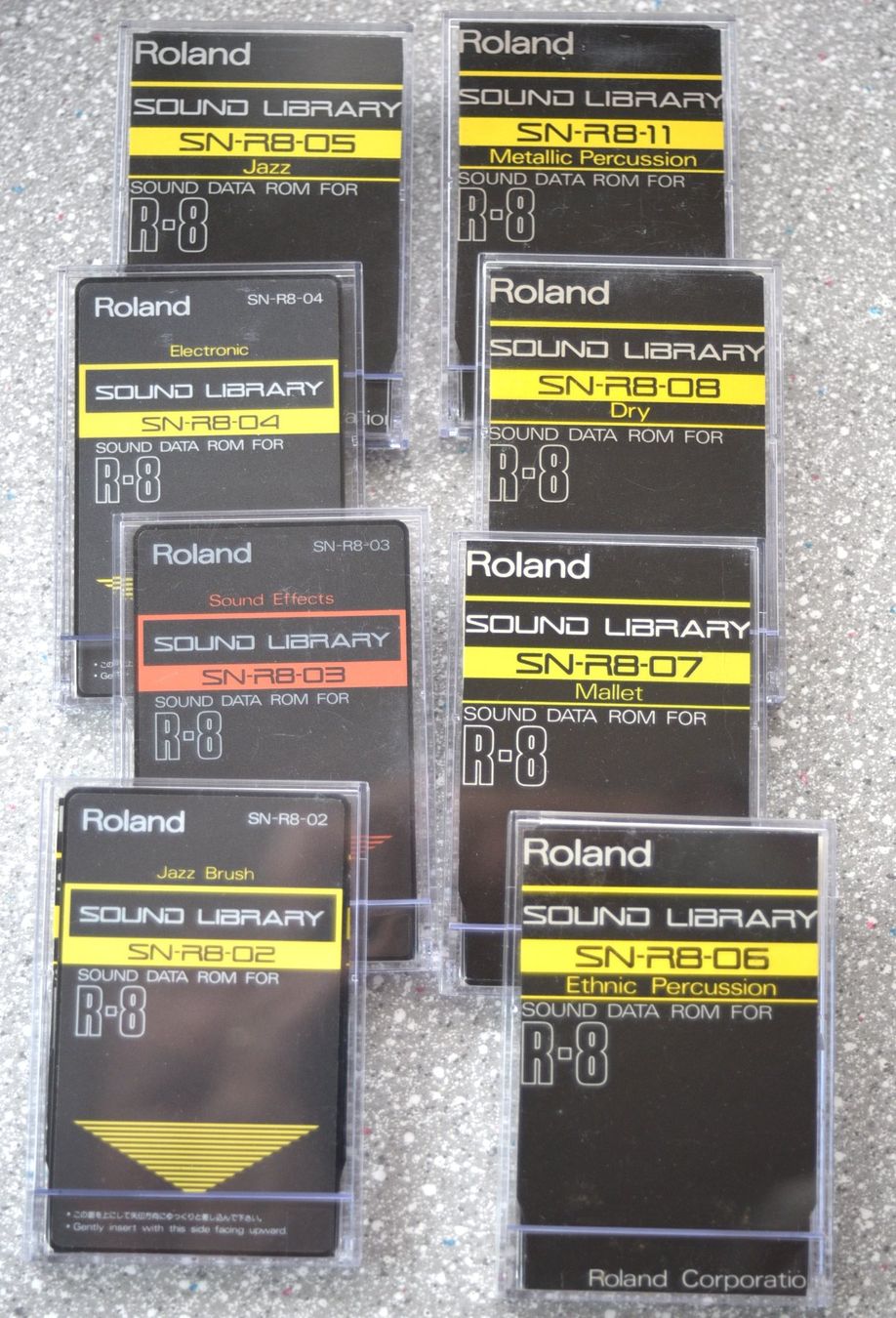 Acht originale SOUND DATA ROM Cartridges für den Roland R-8 (Gebraucht ...