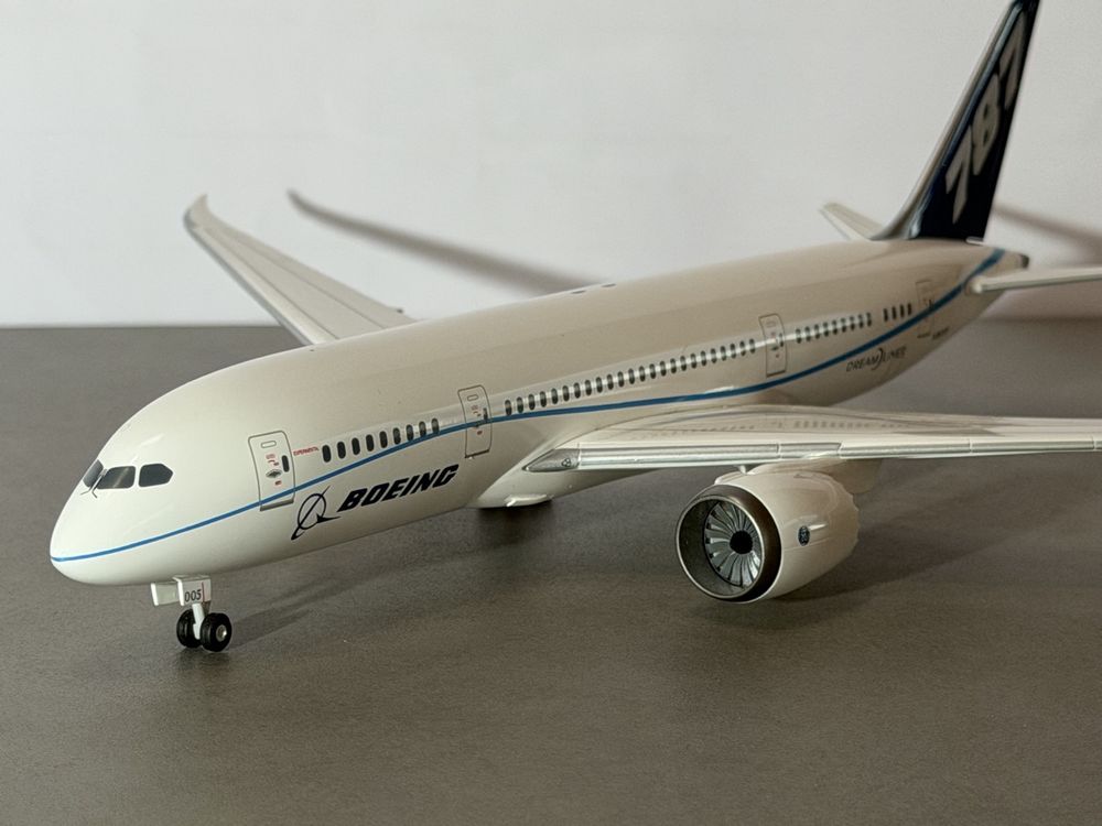 Hogan 1:200 Boeing 787-8 Dreamliner Protoype Livery (Gebraucht) in ...