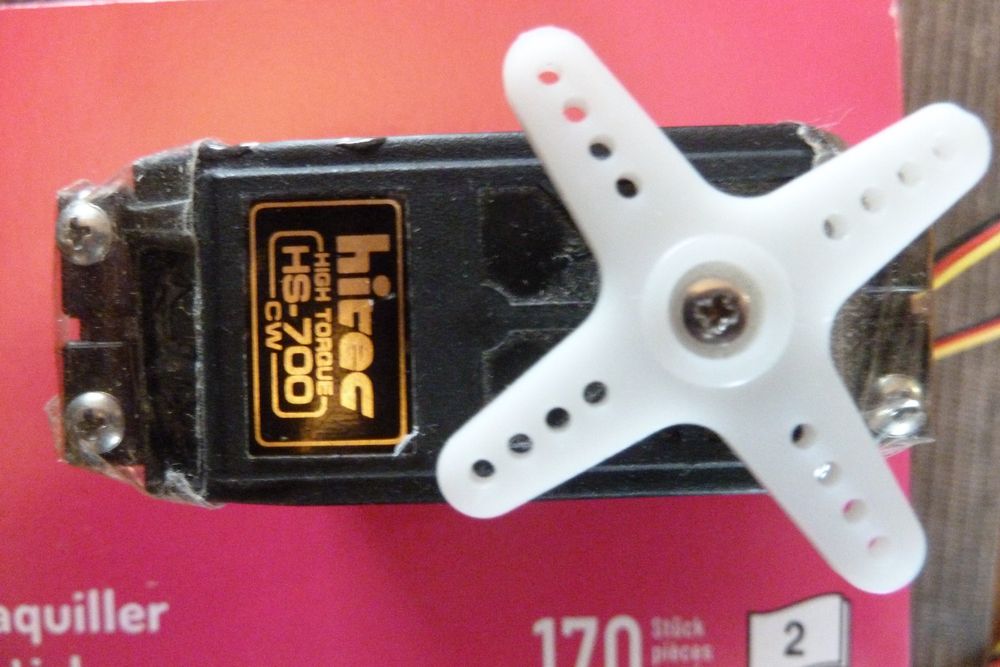 Hitec Servo HS-700 (Gebraucht) in Genève für CHF 10 – mit Lieferung auf ...