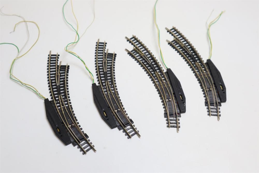 Minitrix 4 x Elektro Bogenweiche 4967/66 - NP: 225.- | Kaufen auf Ricardo