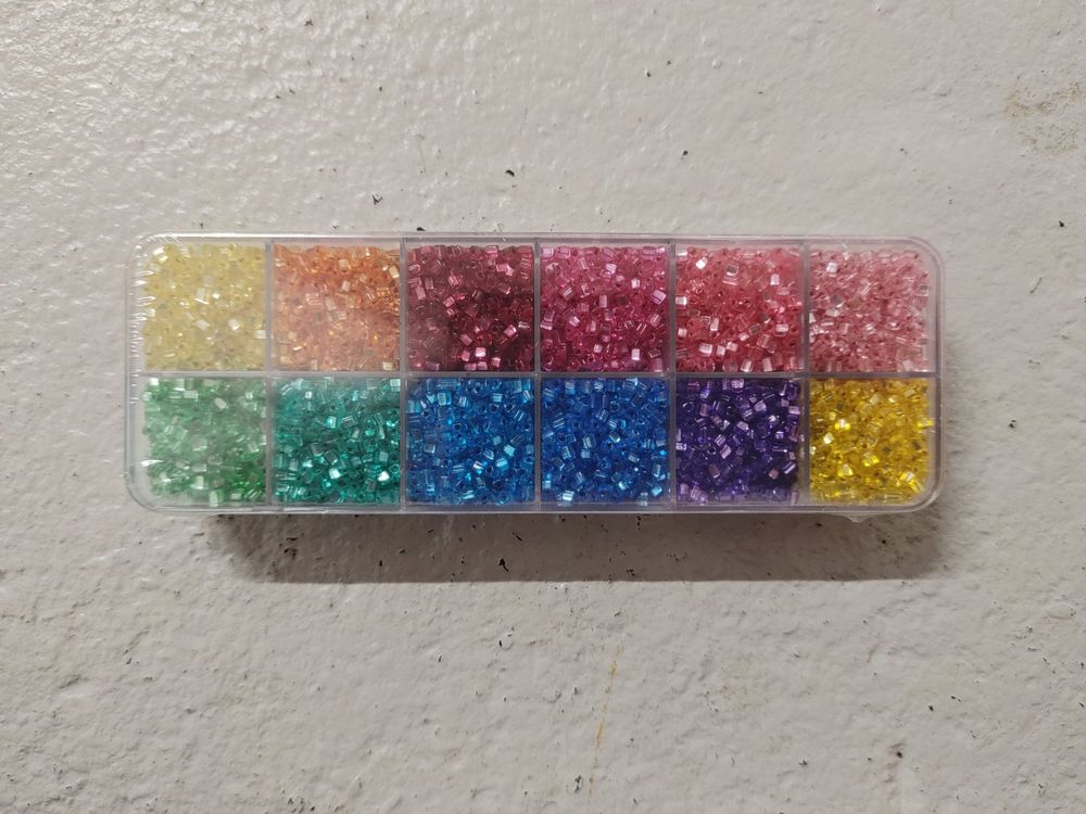 Preciosa Glasperlen Perles in Würfel-Form Box in 12 Farben | Kaufen auf ...