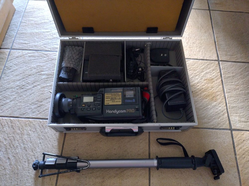 Sony Handycam Pro CCD-V90E | Kaufen auf Ricardo