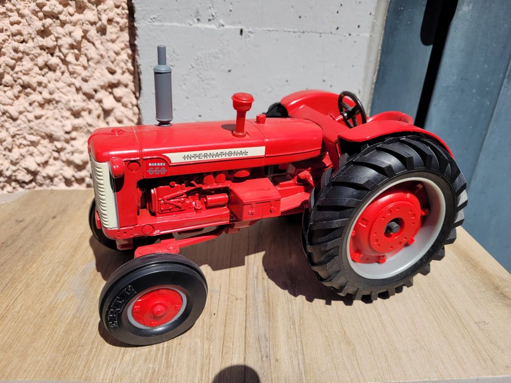 IHC 650 Diesel Ertl Modell 1/16 (Gebraucht) in Niederbüren für CHF 65 ...