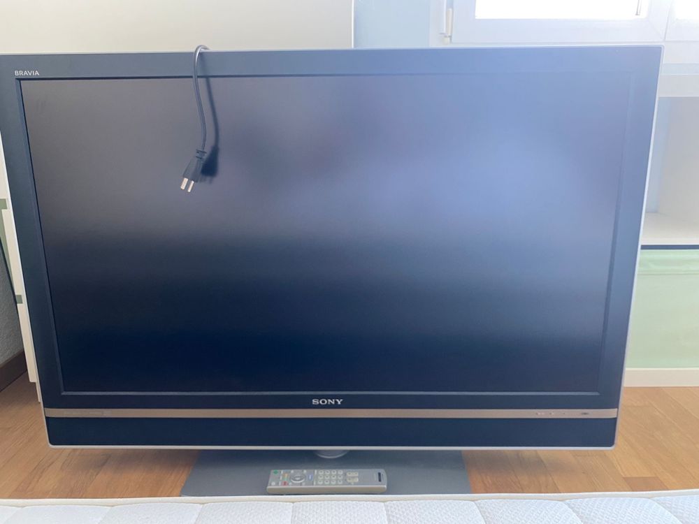 TV - Sony KDL-46V2000 Bravia (Gebraucht) in Zürich für CHF 5 – nur ...