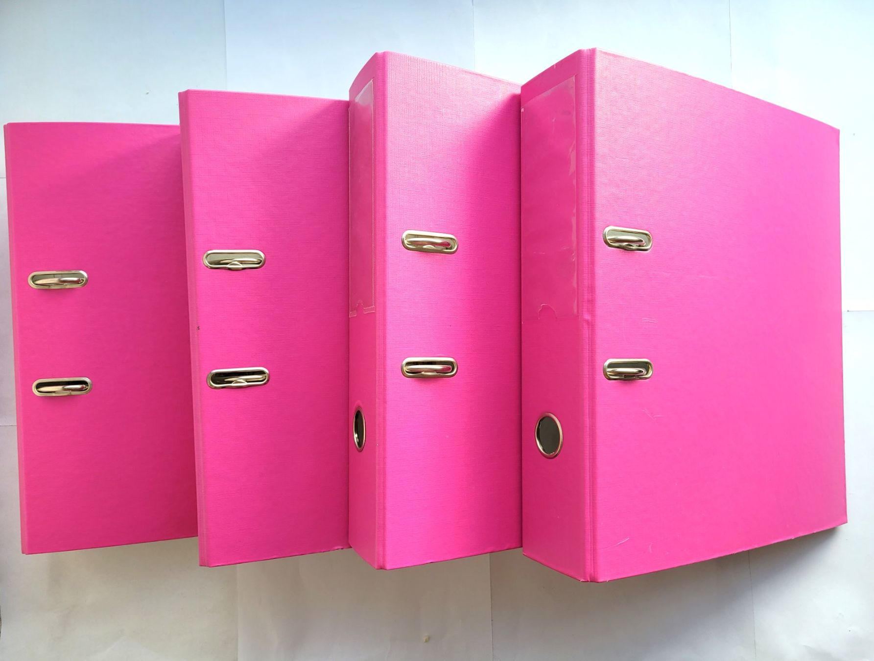 4 Ordner Pink 7cm breit (Gebraucht) in Reinach AG für CHF 2 – mit ...