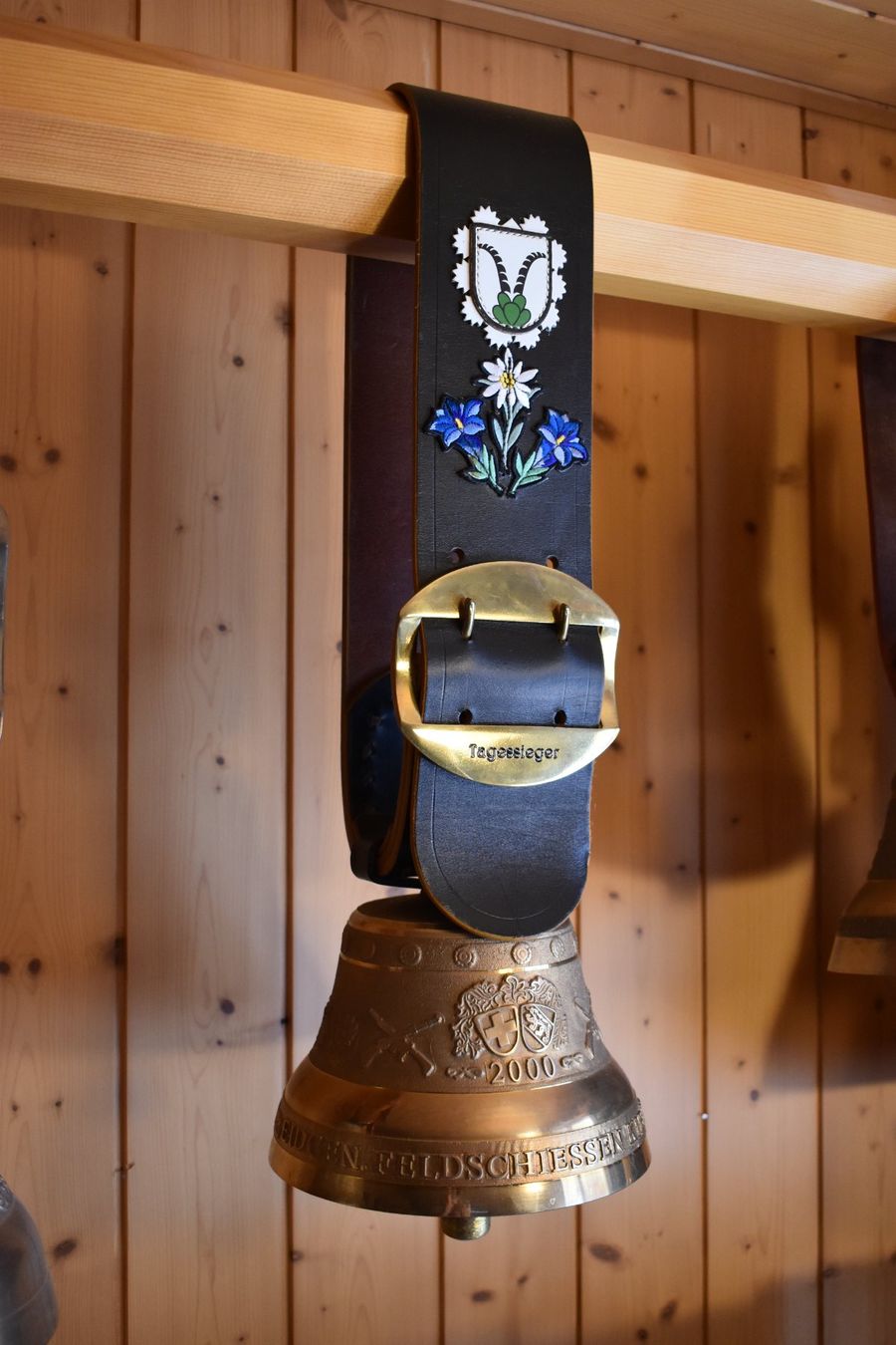 Glocke, Gusset Uetendorf, Grösse Nr. 17, mit Riemen (Neu (gemäss ...