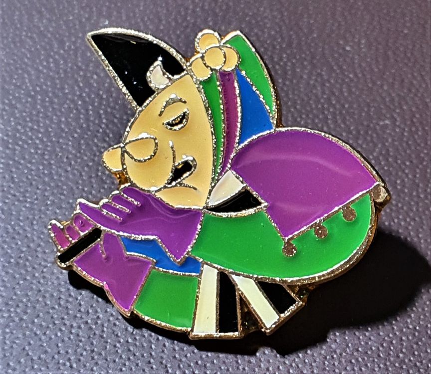 Q391 - Pin Fasnacht Basel Alti Dante / Alte Tante (Gebraucht) in für CHF 1.5 – mit Lieferung auf ...