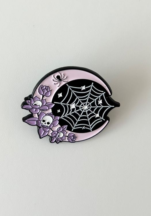 Pin - Rose and Spider- New (Neu (gemäss Beschreibung)) in Basel für CHF ...