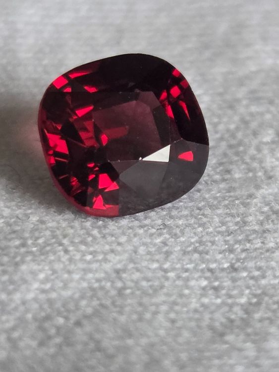 Natürlicher roter Spinell 1.23 ct – AIG zertifiziert (Neu (gemäss ...