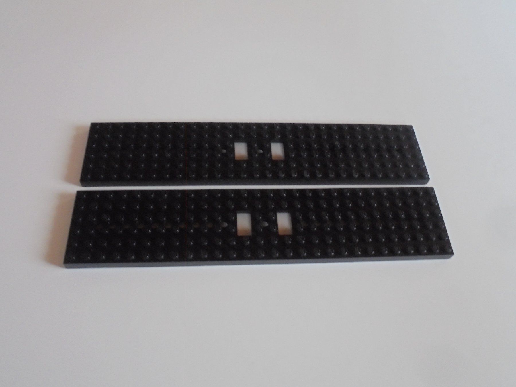 LEGO - 2 - SCHWARZE - EISENBAHN - PLATTEN (Gebraucht) in Gelterkinden ...