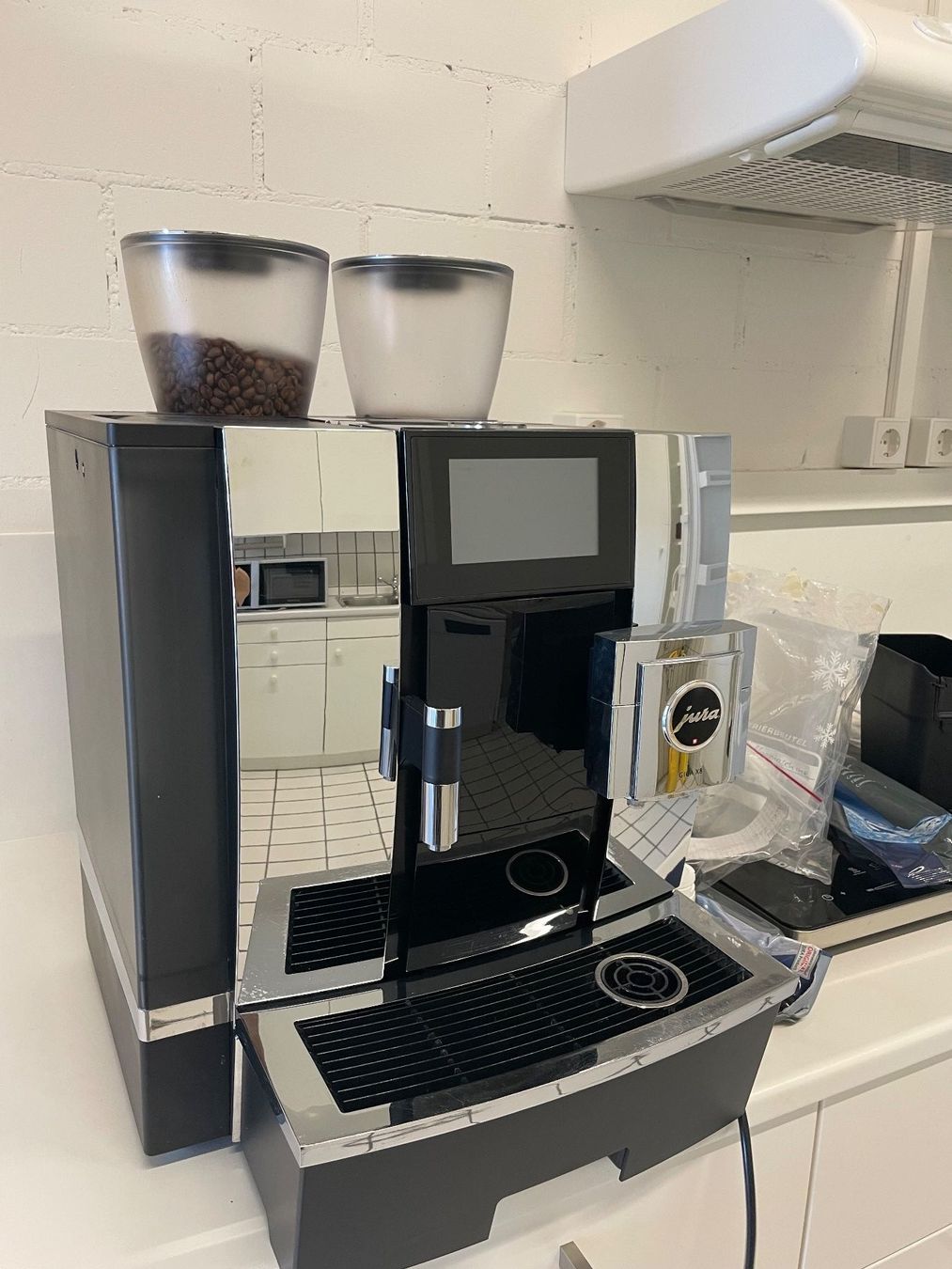 JURA GIGA X8 Kaffeevollautomat (Gebraucht) in Winterthur für CHF 2200 – mit Lieferung auf ...