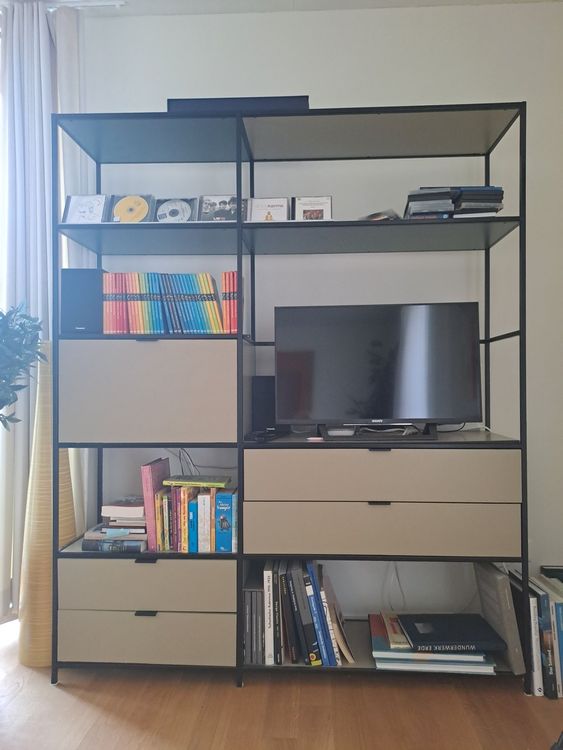 Hochwertiges Wohnzimmer-Regal by interio | Kaufen auf Ricardo