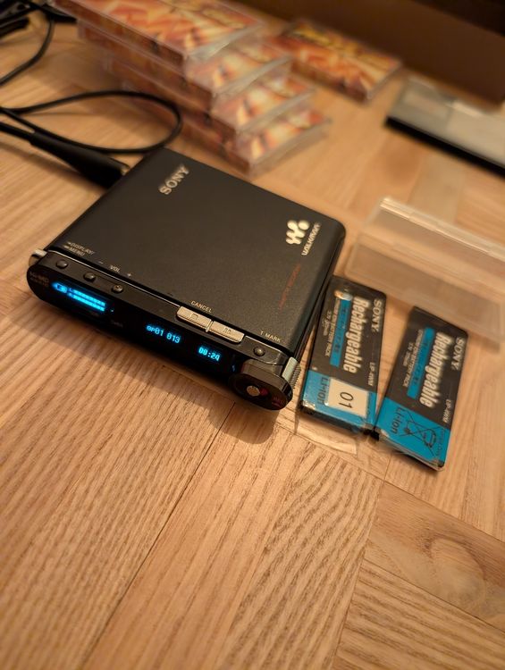 Sony MZ-RH1 MiniDisc-Recorder – Top-Set mit 17 MDs & 3 Akkus (Gebraucht ...