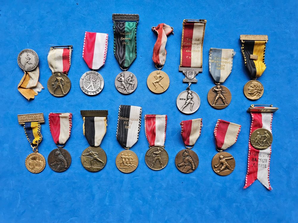 ABZEICHEN KRANZABZEICHEN AUSZEICHNUNGEN MEDAILLEN MÜNZEN (Gebraucht) in Ermatingen für CHF 34 ...