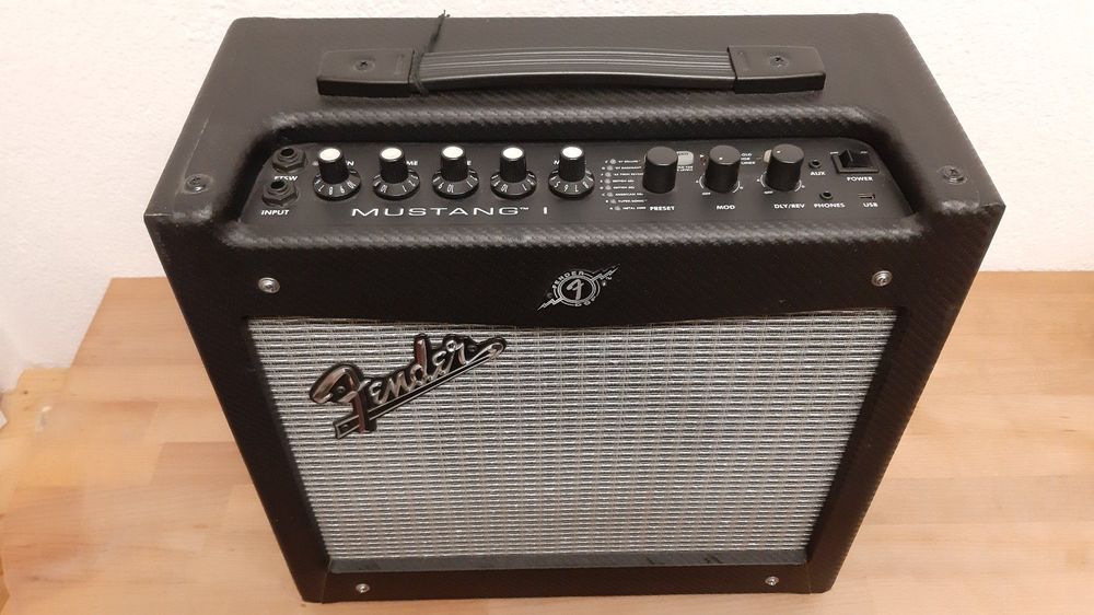 Fender Mustang I E-Gitarren Verstärker (Gebraucht) in Solothurn für CHF 97 – mit Lieferung auf ...