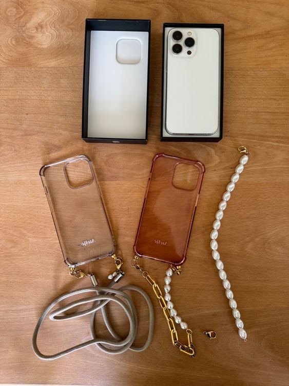 iPhone 13 Pro Silver 256GB plus 2x Ateljé Cases | Kaufen auf Ricardo