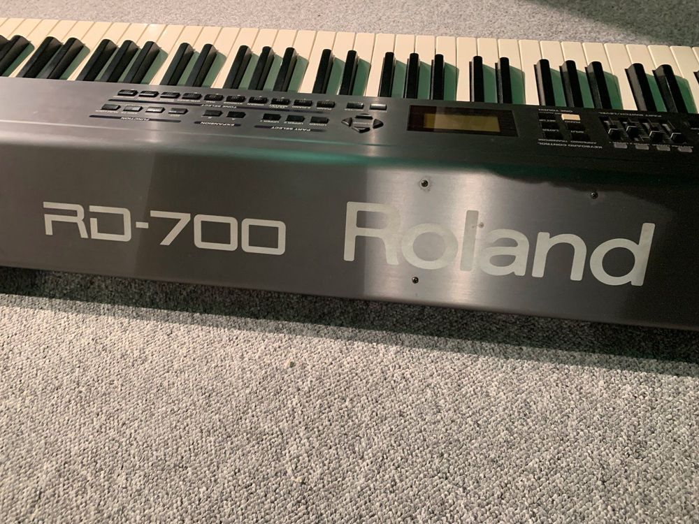 Keyboard Roland RD-700 (Gebraucht) in zürich für CHF 400 – mit ...
