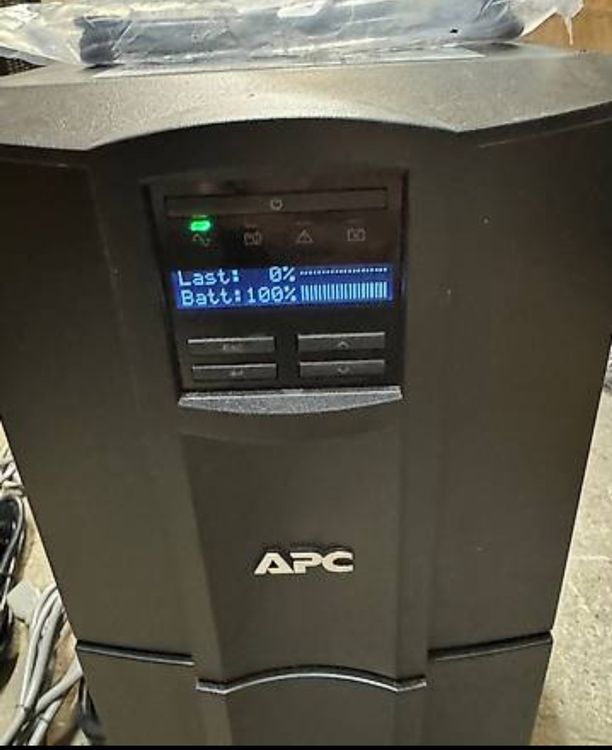 UPS APC 2200, 4 Jahre alt , Batterie sind noch gut (Gebraucht) in ...
